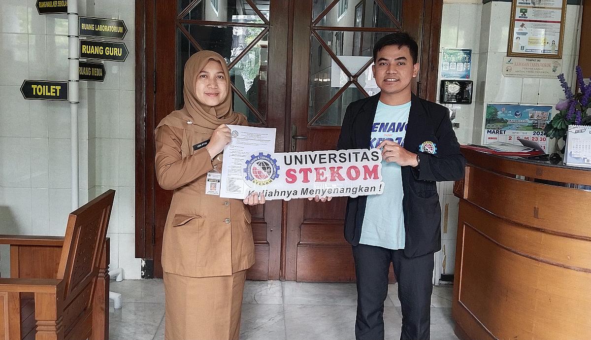 Universitas Stekom Dan Toplokercom Kirimkan Mou Dan Brosur Pmb 2025 Ke ...