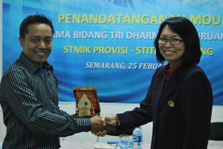 Penandatanganan MoU Kerjasama Bidang Tri Dharma Perguruan Tinggi dengan ...