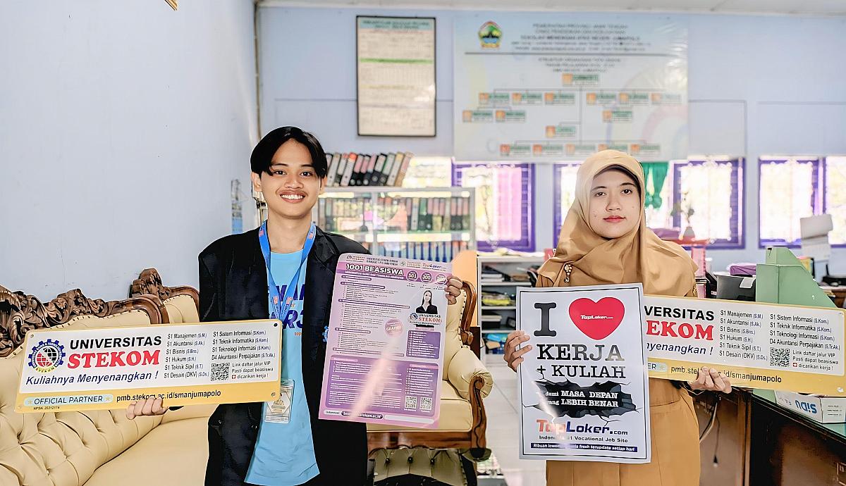 Kunjungan Persahabatan Universitas Stekom Toplokercom Serahkan Akrilik ...