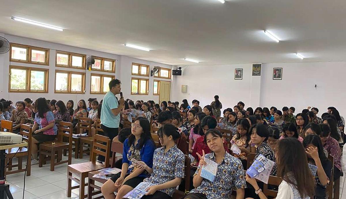 Kolaborasi Universitas Stekom Dan Toplokercom Buka Wawasan Siswa Smk Pl ...