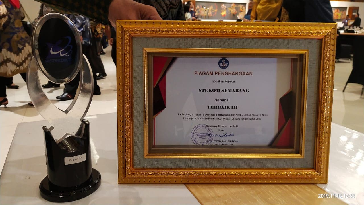 Piagam Penghargaan Stekom Semarang Sebagai Terbaik III Jumlah Program ...