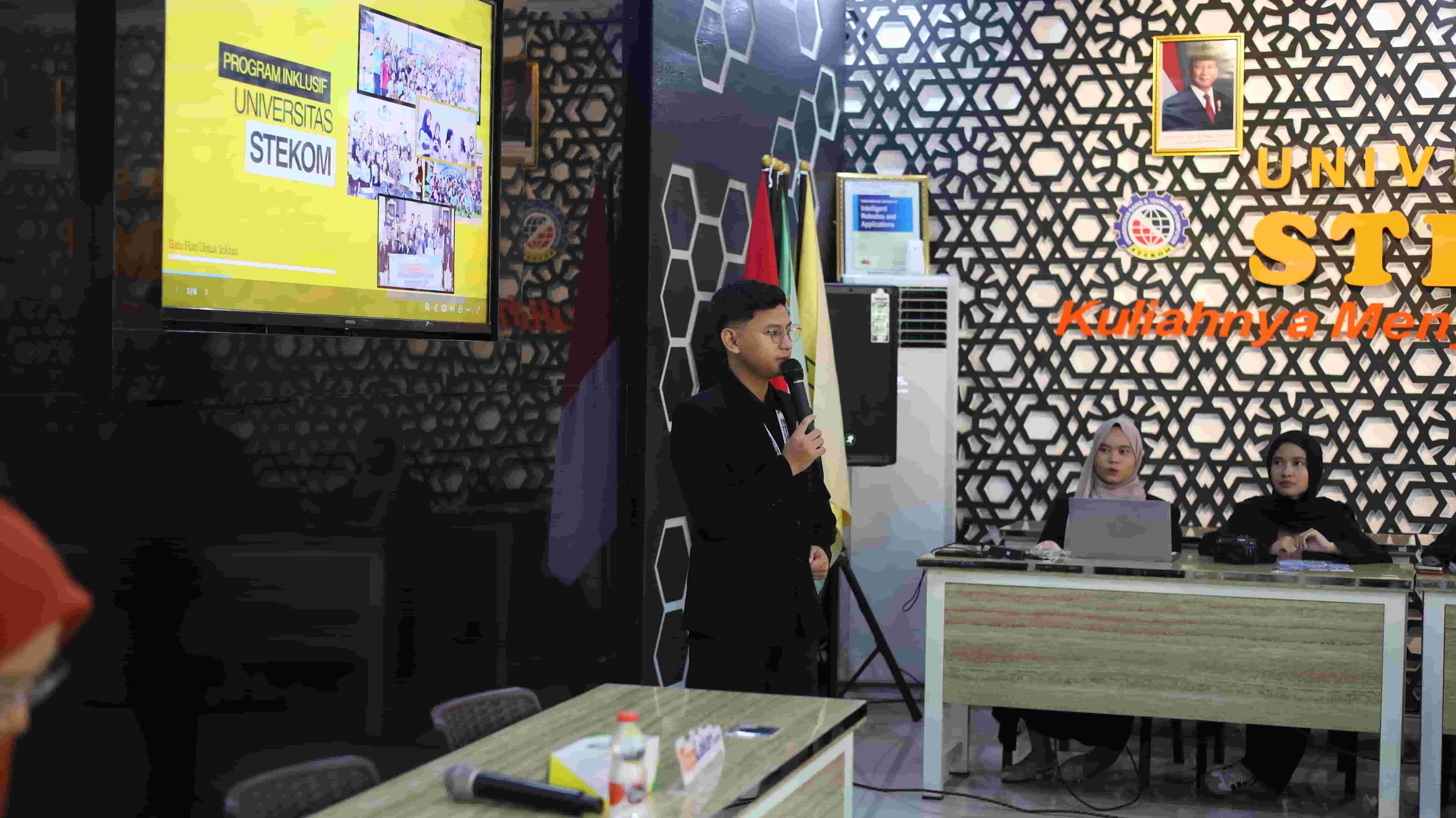 Galeri Foto Universitas STEKOM